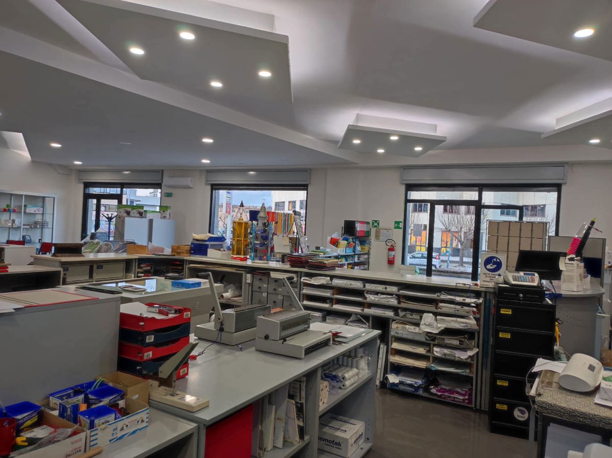 locale commerciale in vendita a benevento