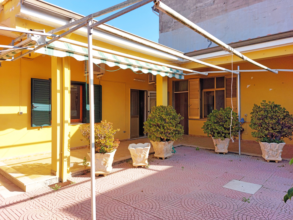 casa indipendente in vendita a serramanna