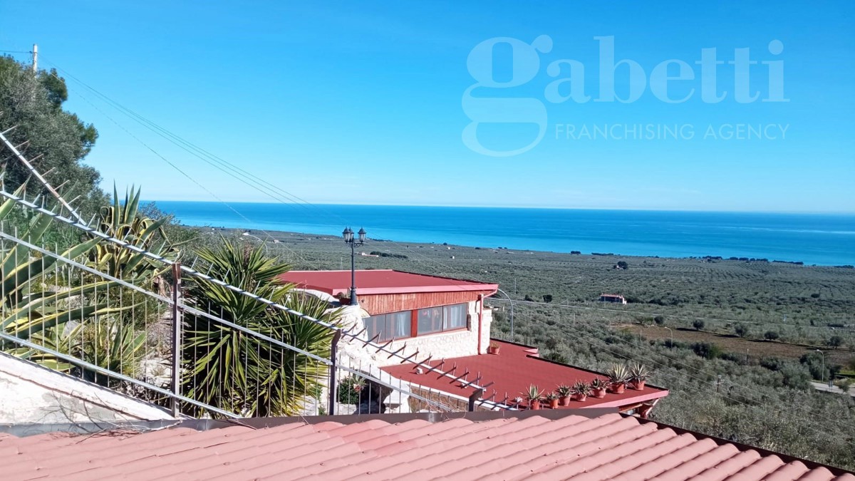 casa singola in vendita a monte sant'angelo
