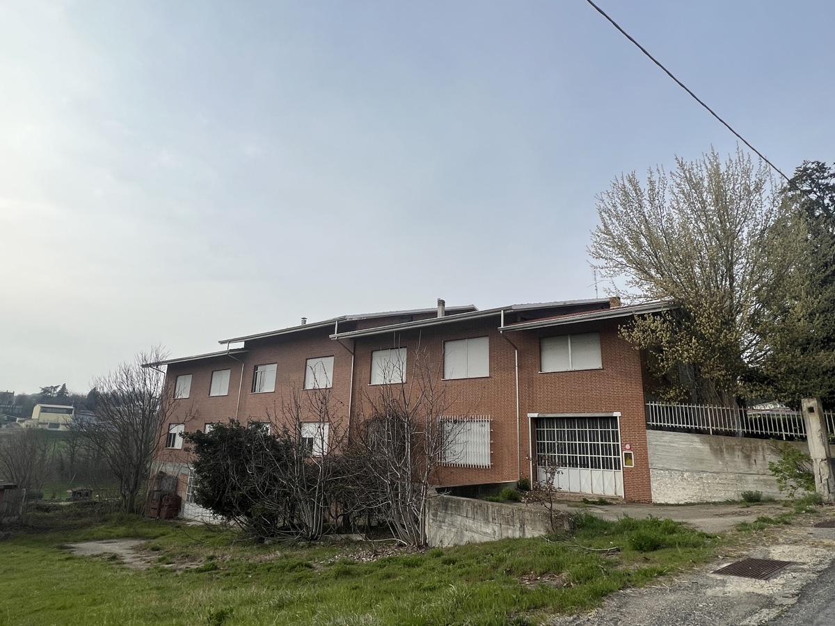 capannone in vendita a montechiaro d'asti