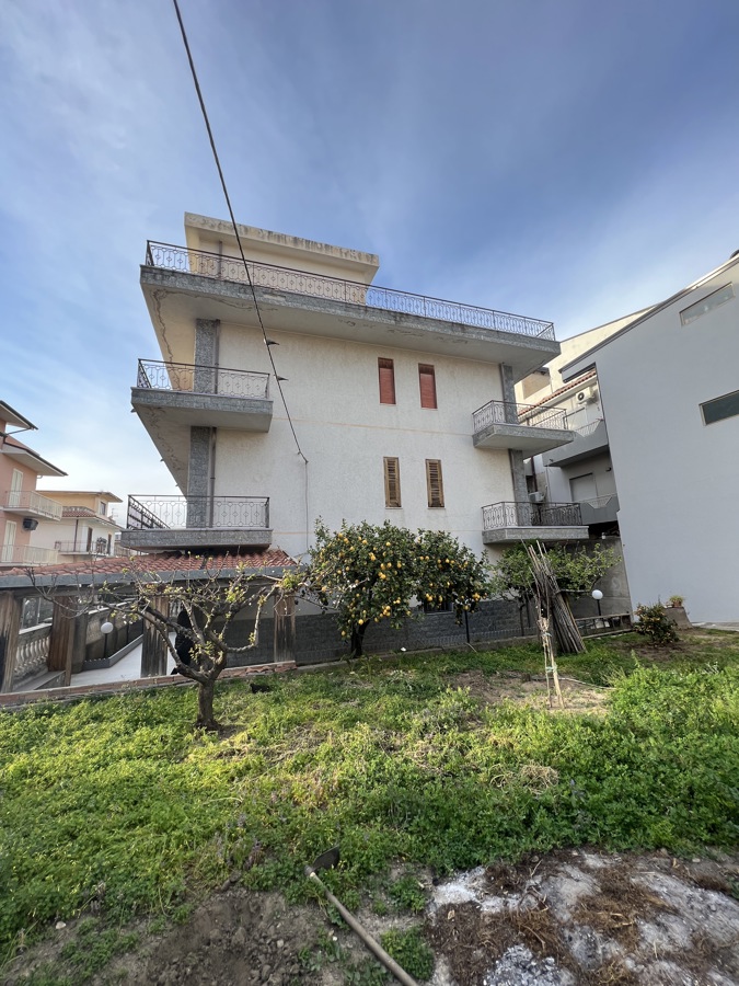 palazzo in vendita a furnari